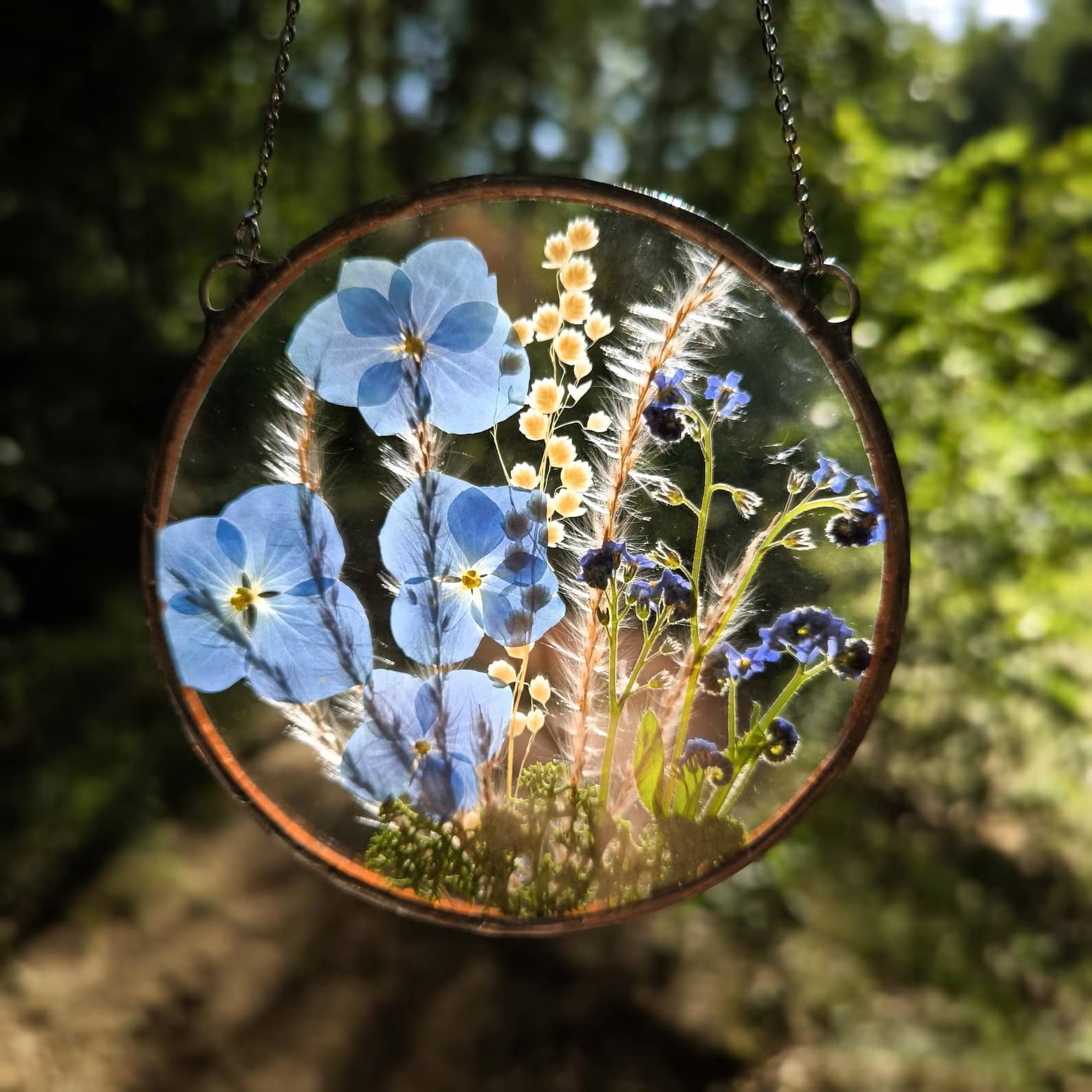 14 Amazing Spring Decorations to Bring In The Spring!